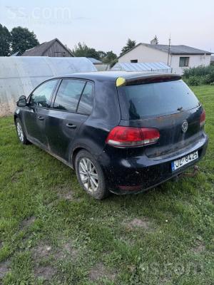 Melns Volkswagen Golf 2011 Dobele, ar dzinēja tilpumu 1.60 L un nobraukumu 779 tūkst. km par 1250 €, foto 4 vietnē AUTOMOTO.COM.LV