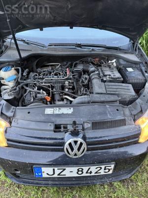 Melns Volkswagen Golf 2011 Dobele, ar dzinēja tilpumu 1.60 L un nobraukumu 779 tūkst. km par 1250 €, foto 5 vietnē AUTOMOTO.COM.LV