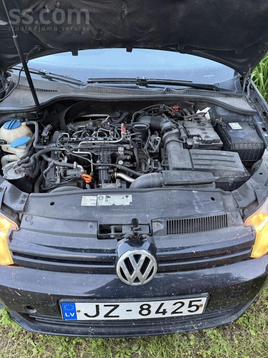 Melns Volkswagen Golf 2011 Dobele, ar dzinēja tilpumu 1.60 L un nobraukumu 779 tūkst. km par 1250 €, foto 5 vietnē AUTOMOTO.COM.LV
