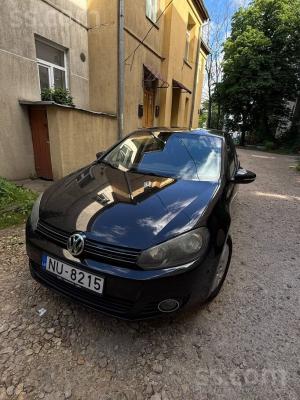 Melns Volkswagen Golf 2011 Rīga, ar dzinēja tilpumu 2.00 L un nobraukumu 288 tūkst. km par 7300 €, foto  vietnē AUTOMOTO.COM.LV
