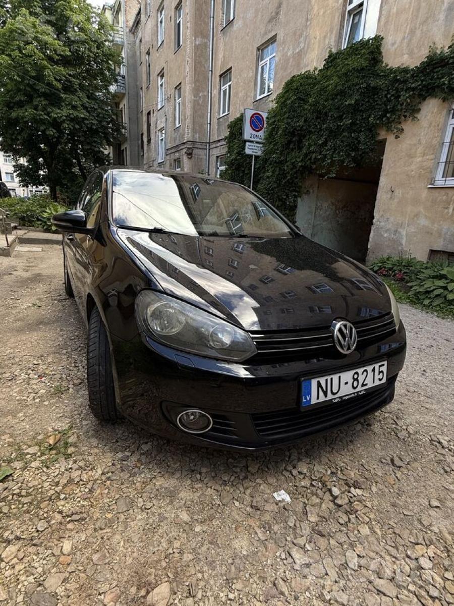 Melns Volkswagen Golf 2011 Rīga, ar dzinēja tilpumu 2.00 L un nobraukumu 288 tūkst. km par 7300 €, foto 3 vietnē AUTOMOTO.COM.LV