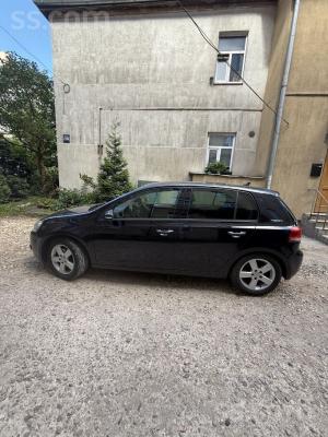 Melns Volkswagen Golf 2011 Rīga, ar dzinēja tilpumu 2.00 L un nobraukumu 288 tūkst. km par 7300 €, foto 4 vietnē AUTOMOTO.COM.LV