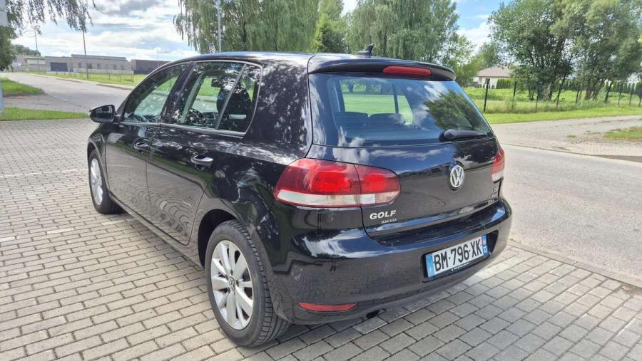 Black Volkswagen Golf 2011 in Taurage, with an engine capacity of 1.60 L and mileage of 261 thousand km for 3150 €, photo 4 on AUTOMOTO.COM.LV