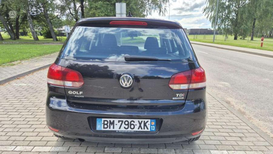Black Volkswagen Golf 2011 in Taurage, with an engine capacity of 1.60 L and mileage of 261 thousand km for 3150 €, photo 5 on AUTOMOTO.COM.LV