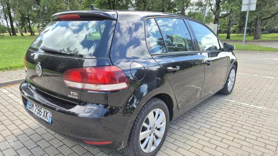 Black Volkswagen Golf 2011 in Taurage, with an engine capacity of 1.60 L and mileage of 261 thousand km for 3150 €, photo 6 on AUTOMOTO.COM.LV