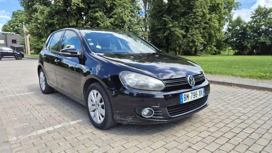 Black Volkswagen Golf 2011 in Taurage, with an engine capacity of 1.60 L and mileage of 261 thousand km for 3150 €, photo 8 on AUTOMOTO.COM.LV