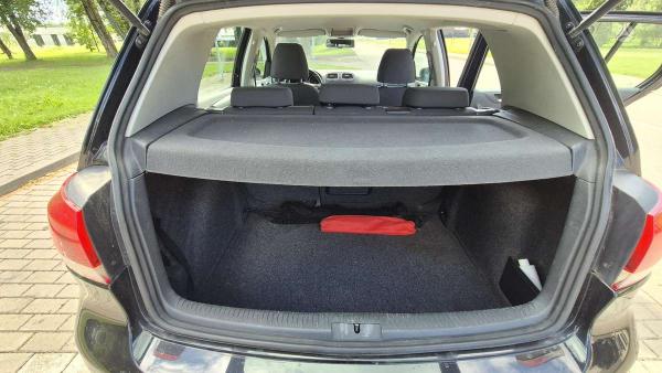 Melns Volkswagen Golf 2011 Tauragė, ar dzinēja tilpumu 1.60 L un nobraukumu 261 tūkst. km par 3150 €, foto 9 vietnē AUTOMOTO.COM.LV