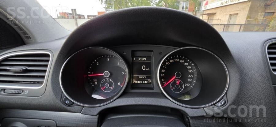 Black Volkswagen Golf 2011 in Valmiera, with an engine capacity of 1.60 L and mileage of 220 thousand km for 4300 €, photo 20 on AUTOMOTO.COM.LV