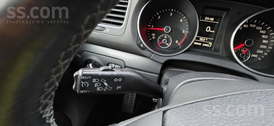 Black Volkswagen Golf 2011 in Valmiera, with an engine capacity of 1.60 L and mileage of 220 thousand km for 4300 €, photo 22 on AUTOMOTO.COM.LV
