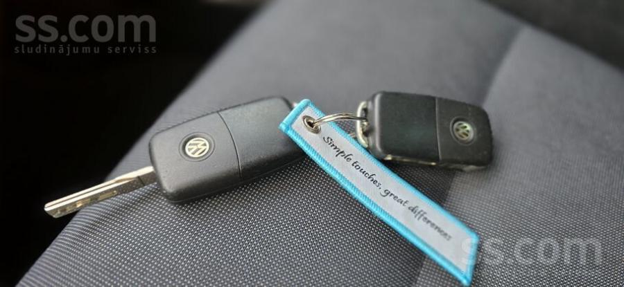 Black Volkswagen Golf 2011 in Valmiera, with an engine capacity of 1.60 L and mileage of 220 thousand km for 4300 €, photo 23 on AUTOMOTO.COM.LV