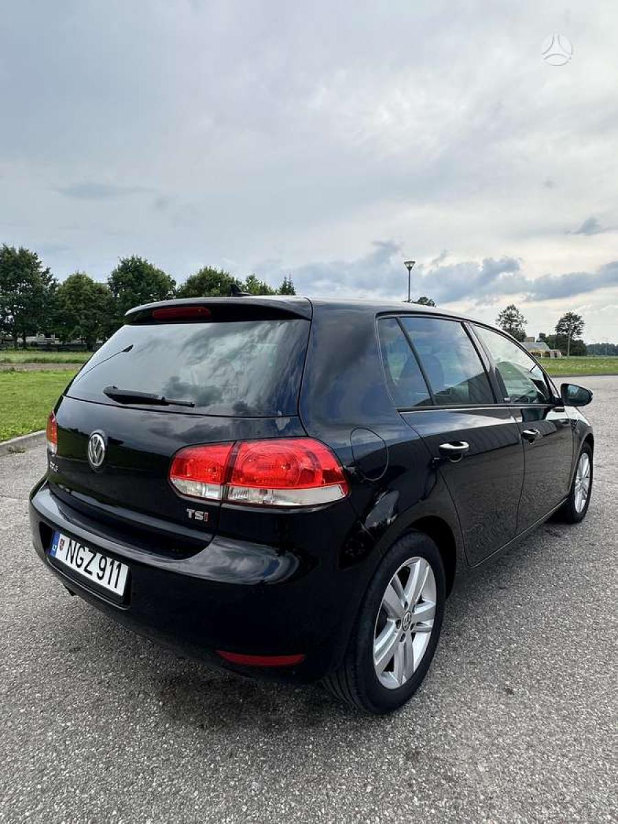 Black Volkswagen Golf 2011 in Birstonas, with an engine capacity of 1.39 L and mileage of 223 thousand km for 3900 €, photo 5 on AUTOMOTO.COM.LV