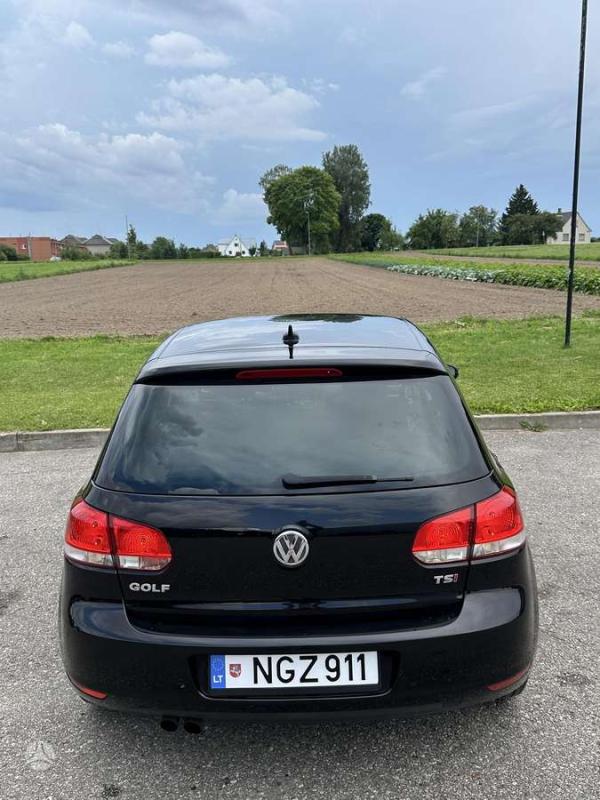 Black Volkswagen Golf 2011 in Birstonas, with an engine capacity of 1.39 L and mileage of 223 thousand km for 3900 €, photo 6 on AUTOMOTO.COM.LV