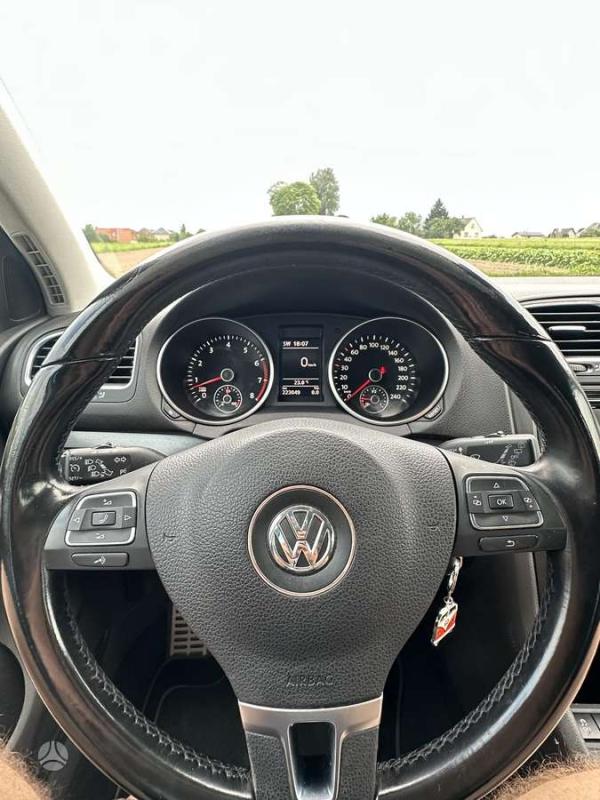 Black Volkswagen Golf 2011 in Birstonas, with an engine capacity of 1.39 L and mileage of 223 thousand km for 3900 €, photo 9 on AUTOMOTO.COM.LV
