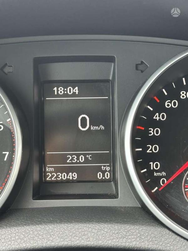 Black Volkswagen Golf 2011 in Birstonas, with an engine capacity of 1.39 L and mileage of 223 thousand km for 3900 €, photo 10 on AUTOMOTO.COM.LV