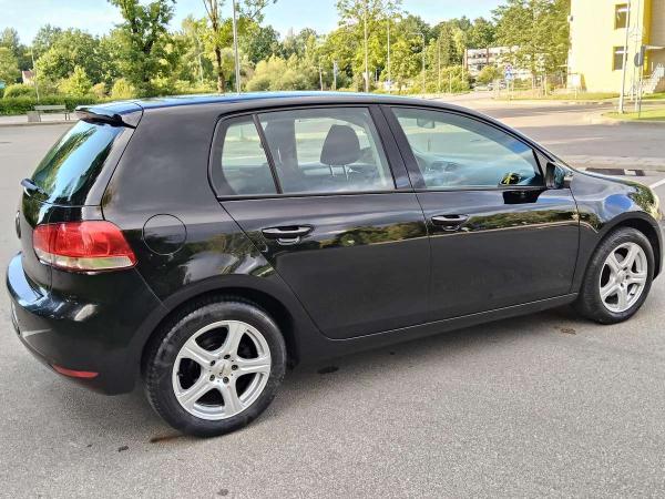 Melns Volkswagen Golf 2011 Kėdainiai, ar dzinēja tilpumu 1.39 L un nobraukumu 180 tūkst. km par 3200 €, foto 2 vietnē AUTOMOTO.COM.LV
