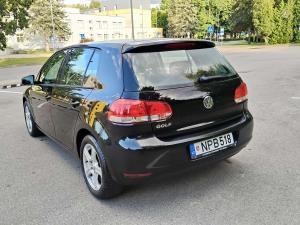 Black Volkswagen Golf 2011 in Kedainiai, with an engine capacity of 1.39 L and mileage of 180 thousand km for 3200 €, photo 8 on AUTOMOTO.COM.LV