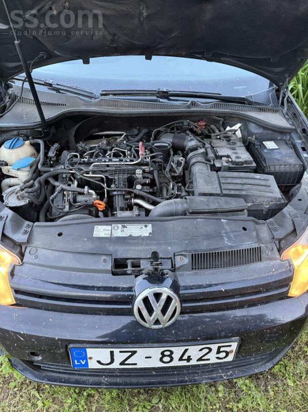 Melns Volkswagen Golf 2011 Dobele, ar dzinēja tilpumu 1.60 L un nobraukumu 771 tūkst. km par 1250 €, foto 2 vietnē AUTOMOTO.COM.LV