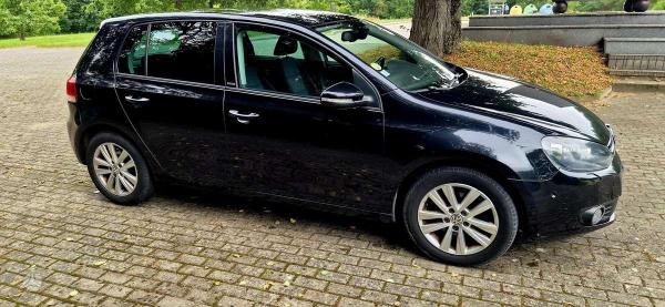 Black Volkswagen Golf 2011 in Taurage, with an engine capacity of 1.60 L and mileage of 300 thousand km for 3500 €, photo 9 on AUTOMOTO.COM.LV