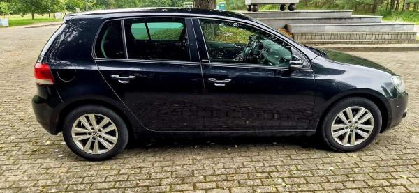Black Volkswagen Golf 2011 in Taurage, with an engine capacity of 1.60 L and mileage of 300 thousand km for 3500 €, photo 10 on AUTOMOTO.COM.LV