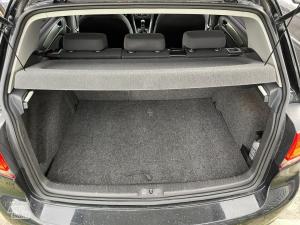 Melns Volkswagen Golf 2011 Viļņa, ar dzinēja tilpumu 1.20 L un nobraukumu 300 tūkst. km par 2200 €, foto 16 vietnē AUTOMOTO.COM.LV