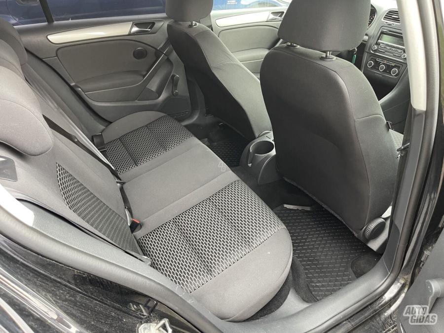 Melns Volkswagen Golf 2011 Viļņa, ar dzinēja tilpumu 1.20 L un nobraukumu 300 tūkst. km par 2200 €, foto 17 vietnē AUTOMOTO.COM.LV