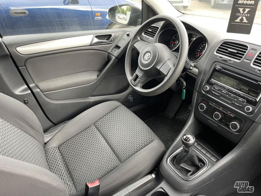 Melns Volkswagen Golf 2011 Viļņa, ar dzinēja tilpumu 1.20 L un nobraukumu 300 tūkst. km par 2200 €, foto 19 vietnē AUTOMOTO.COM.LV