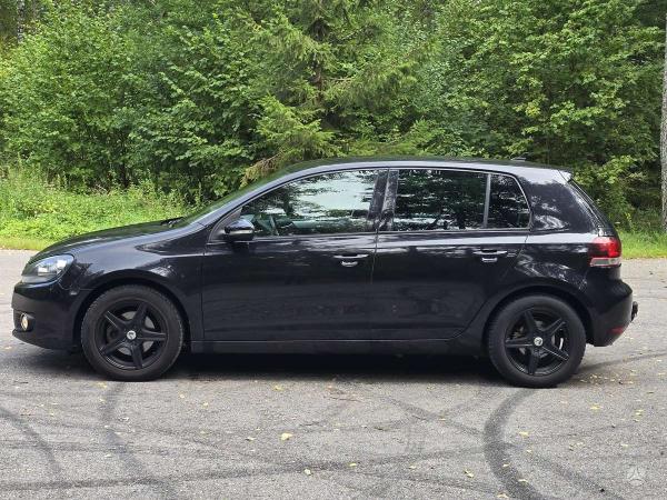 Melns Volkswagen Golf 2011 Alīta, ar dzinēja tilpumu 1.60 L un nobraukumu 300 tūkst. km par 4650 €, foto 7 vietnē AUTOMOTO.COM.LV