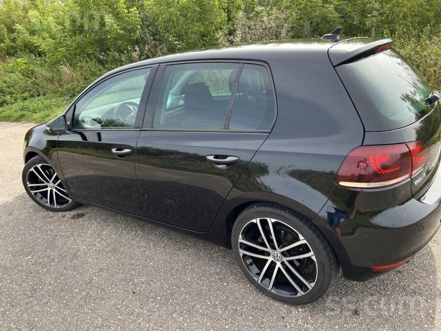 Melns Volkswagen Golf 2011 Daugavpils, ar dzinēja tilpumu 1.40 L un nobraukumu 226 tūkst. km par 4850 €, foto 3 vietnē AUTOMOTO.COM.LV