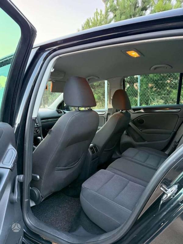 Volkswagen Golf 2011 Kauņa vietnē Melns Volkswagen Golf 2011 Kauņa, ar dzinēja tilpumu 1.60 L un nobraukumu 341 tūkst. km par 4500 €, foto 8 vietnē AUTOMOTO.COM.LV