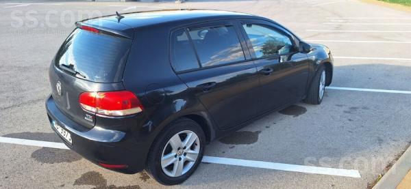 Melns Volkswagen Golf 2011 Aizkraukle, ar dzinēja tilpumu 1.60 L un nobraukumu 350 tūkst. km par 2900 €, foto 3 vietnē AUTOMOTO.COM.LV