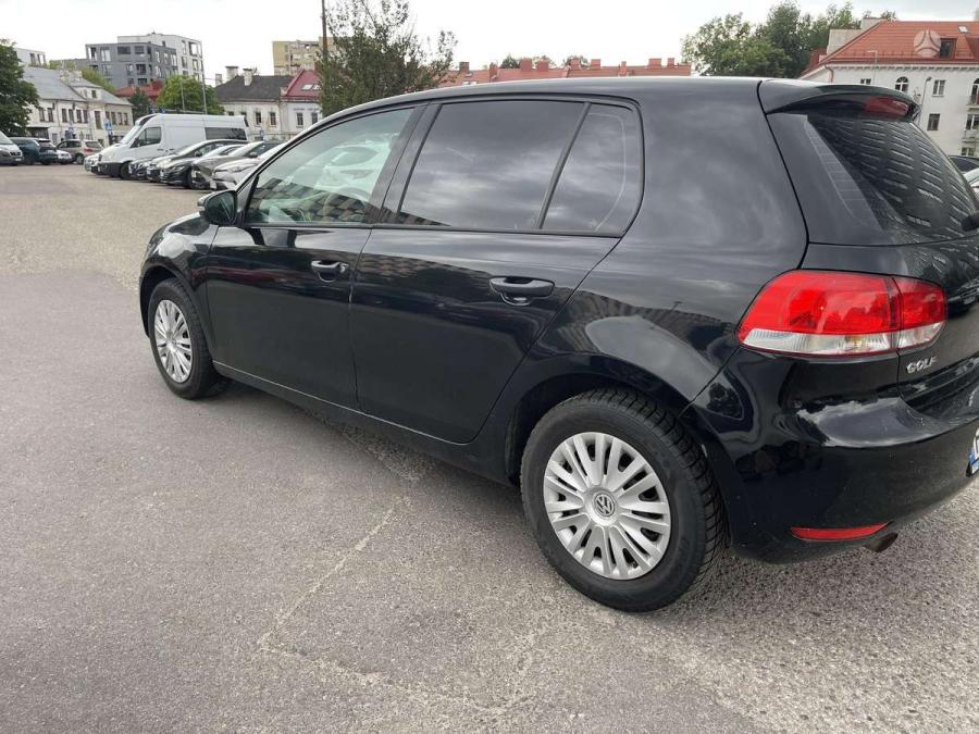 Black Volkswagen Golf 2011 in Vilnius, with an engine capacity of 1.20 L and mileage of 300 thousand km for 1950 €, photo 3 on AUTOMOTO.COM.LV