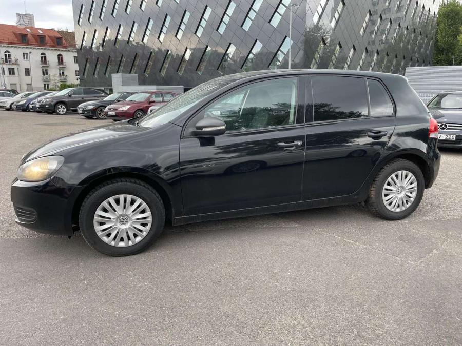 Black Volkswagen Golf 2011 in Vilnius, with an engine capacity of 1.20 L and mileage of 300 thousand km for 1950 €, photo 4 on AUTOMOTO.COM.LV