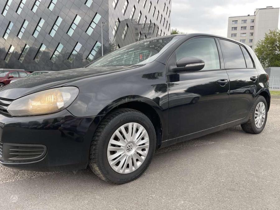 Black Volkswagen Golf 2011 in Vilnius, with an engine capacity of 1.20 L and mileage of 300 thousand km for 1950 €, photo 5 on AUTOMOTO.COM.LV