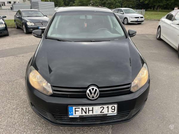 Melns Volkswagen Golf 2011 Viļņa, ar dzinēja tilpumu 1.20 L un nobraukumu 300 tūkst. km par 1950 €, foto 7 vietnē AUTOMOTO.COM.LV