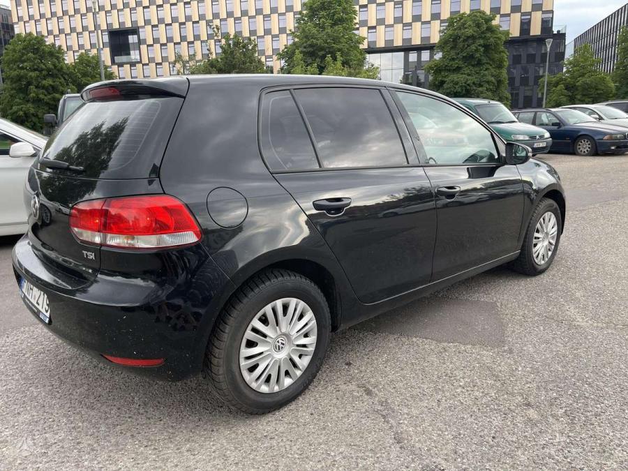 Black Volkswagen Golf 2011 in Vilnius, with an engine capacity of 1.20 L and mileage of 300 thousand km for 1950 €, photo 11 on AUTOMOTO.COM.LV