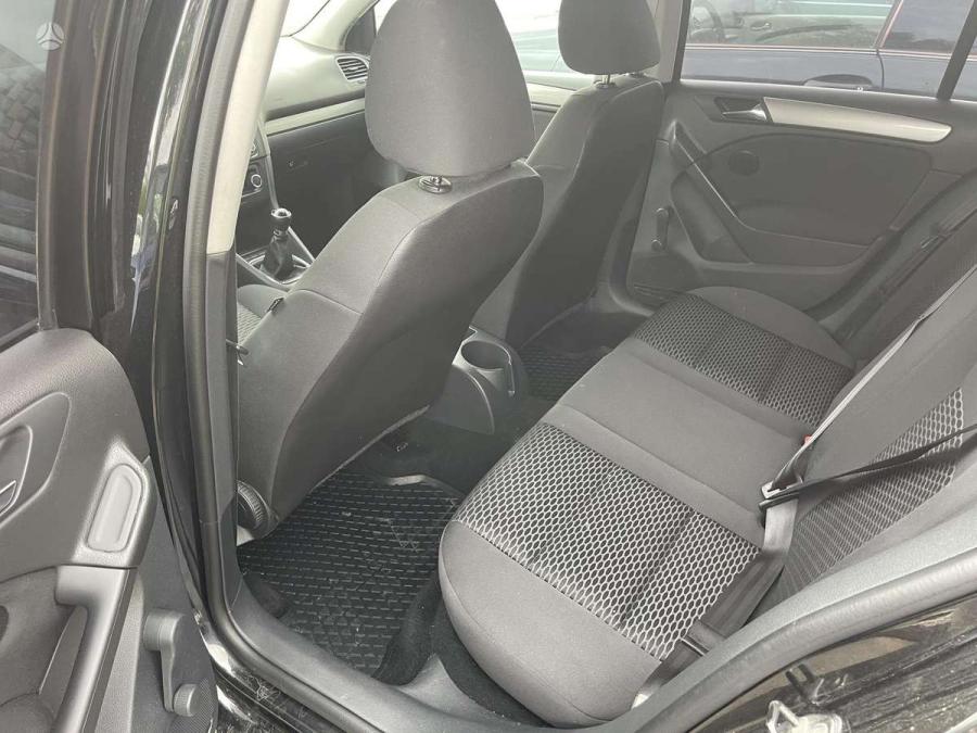 Black Volkswagen Golf 2011 in Vilnius, with an engine capacity of 1.20 L and mileage of 300 thousand km for 1950 €, photo 13 on AUTOMOTO.COM.LV