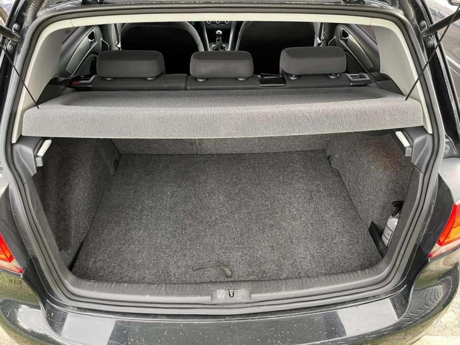 Black Volkswagen Golf 2011 in Vilnius, with an engine capacity of 1.20 L and mileage of 300 thousand km for 1950 €, photo 15 on AUTOMOTO.COM.LV
