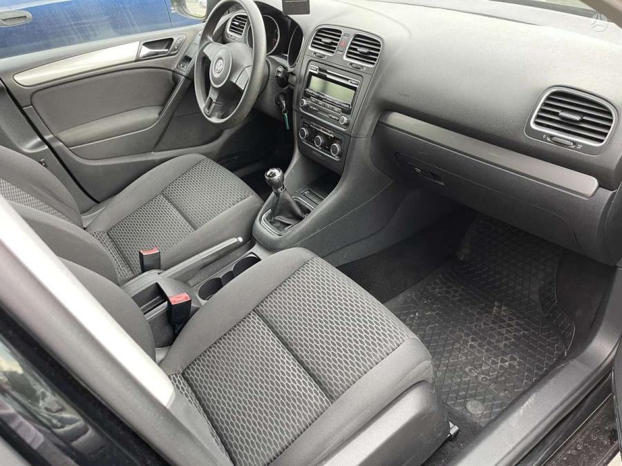 Black Volkswagen Golf 2011 in Vilnius, with an engine capacity of 1.20 L and mileage of 300 thousand km for 1950 €, photo 17 on AUTOMOTO.COM.LV
