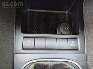 Melns Volkswagen Golf 2011 Cēsis, ar dzinēja tilpumu 1.60 L un nobraukumu 227 tūkst. km par 5100 €, foto 12 vietnē AUTOMOTO.COM.LV