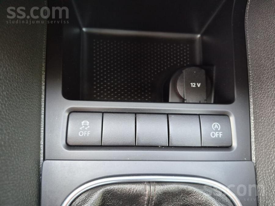 Melns Volkswagen Golf 2011 Cēsis, ar dzinēja tilpumu 1.60 L un nobraukumu 227 tūkst. km par 5100 €, foto 12 vietnē AUTOMOTO.COM.LV