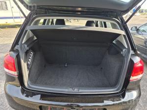 Melns Volkswagen Golf 2011 Cēsis, ar dzinēja tilpumu 1.60 L un nobraukumu 227 tūkst. km par 5100 €, foto 13 vietnē AUTOMOTO.COM.LV
