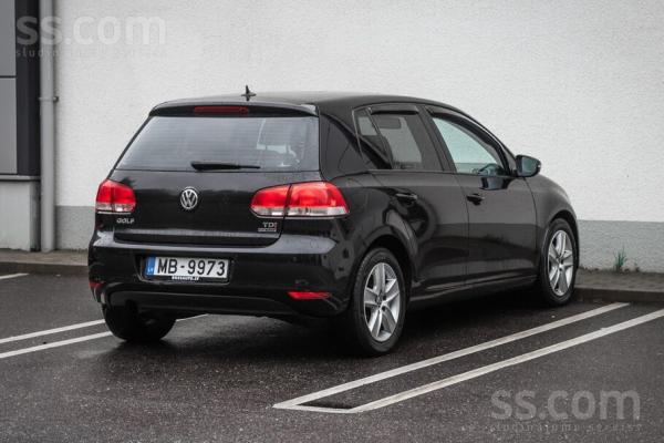 Volkswagen Golf 2011 Rīga vietnē Melns Volkswagen Golf 2011 Rīga, ar dzinēja tilpumu 1.60 L un nobraukumu 351 tūkst. km par 3990 €, foto 6 vietnē AUTOMOTO.COM.LV