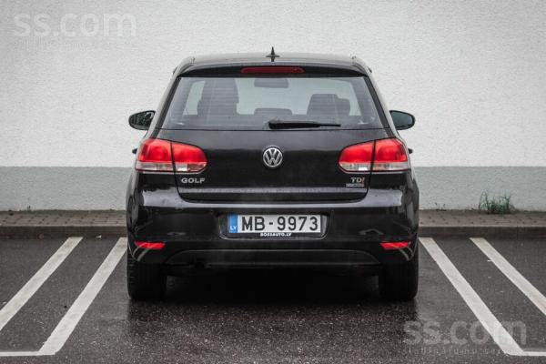 Volkswagen Golf 2011 Rīga vietnē Melns Volkswagen Golf 2011 Rīga, ar dzinēja tilpumu 1.60 L un nobraukumu 351 tūkst. km par 3990 €, foto 7 vietnē AUTOMOTO.COM.LV