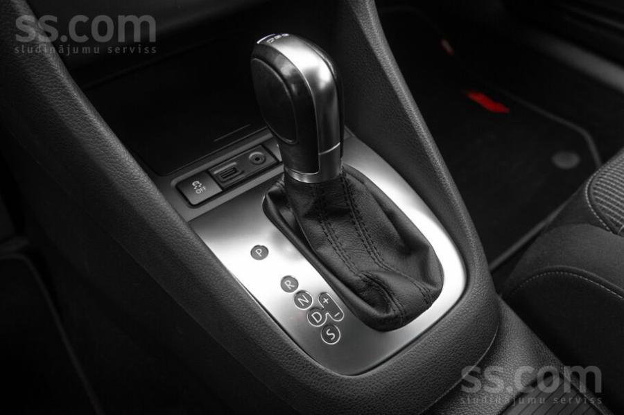 Melns Volkswagen Golf 2011 Rīga, ar dzinēja tilpumu 1.60 L un nobraukumu 351 tūkst. km par 3990 €, foto 22 vietnē AUTOMOTO.COM.LV