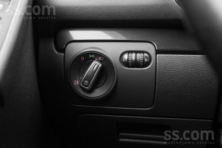 Melns Volkswagen Golf 2011 Rīga, ar dzinēja tilpumu 1.60 L un nobraukumu 351 tūkst. km par 3990 €, foto 29 vietnē AUTOMOTO.COM.LV