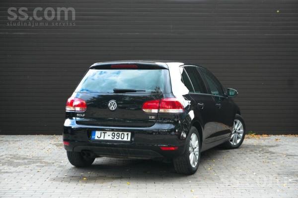 Volkswagen Golf 2011 Rīga vietnē Melns Volkswagen Golf 2011 Rīga, ar dzinēja tilpumu 1.40 L un nobraukumu 313 tūkst. km par 3490 €, foto 4 vietnē AUTOMOTO.COM.LV