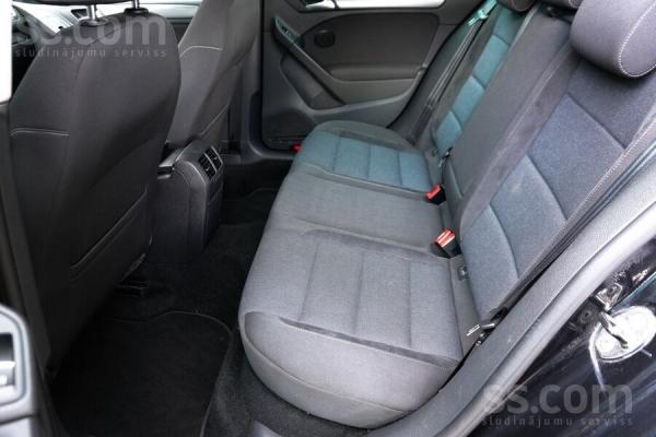 Volkswagen Golf 2011 Rīga vietnē Melns Volkswagen Golf 2011 Rīga, ar dzinēja tilpumu 1.40 L un nobraukumu 313 tūkst. km par 3490 €, foto 8 vietnē AUTOMOTO.COM.LV
