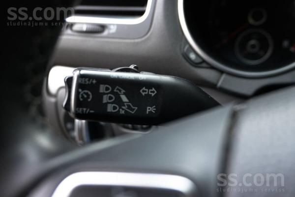 Volkswagen Golf 2011 Rīga vietnē Melns Volkswagen Golf 2011 Rīga, ar dzinēja tilpumu 1.40 L un nobraukumu 313 tūkst. km par 3490 €, foto 9 vietnē AUTOMOTO.COM.LV