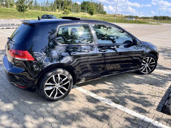 Black Volkswagen Golf 2012 in Kaunas, with an engine capacity of 1.60 L and mileage of 293 thousand km for 7200 €, photo 3 on AUTOMOTO.COM.LV