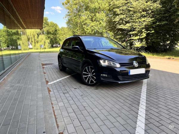 Black Volkswagen Golf 2012 in Kaunas, with an engine capacity of 1.60 L and mileage of 293 thousand km for 7200 €, photo 4 on AUTOMOTO.COM.LV